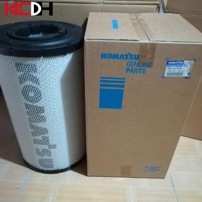 中国 小松の掘削機のエンジン部分のエア フィルターの要素600-185-6100 販売のため