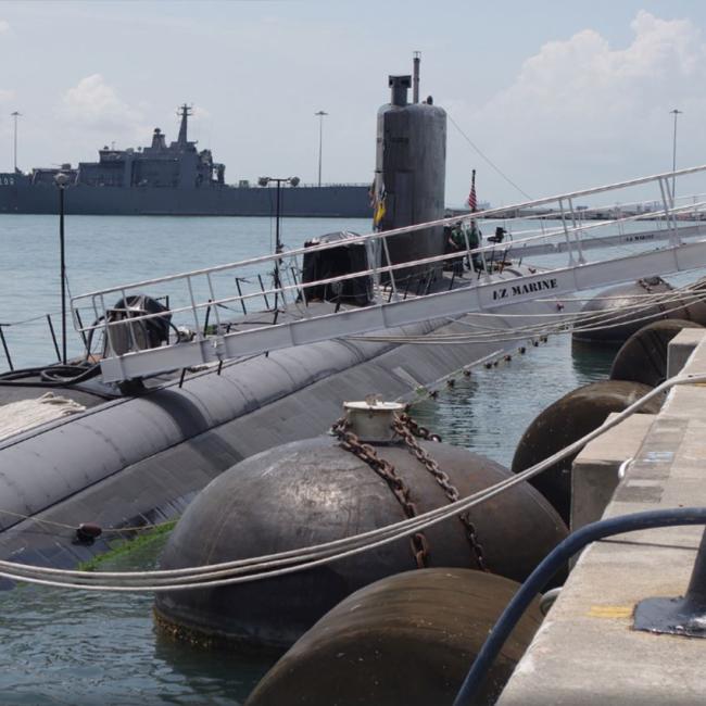 Hydro-pneumatic fenders are specially adapted to submarines