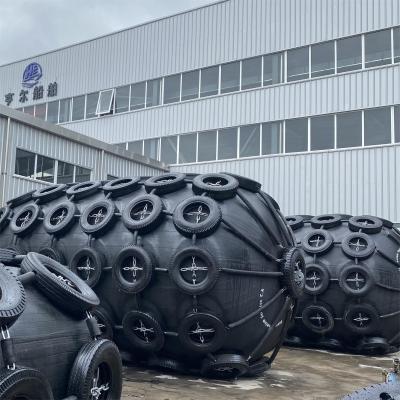 China Aufblasbarer Gummifender 50 kPa & 80 kPa für Schiff-zu-Schiff-Transfer zu verkaufen