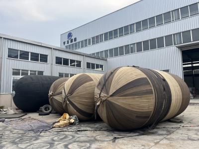 Китай Yokohama Naturail резиновый фендер с резиновым SS черный / серый продается