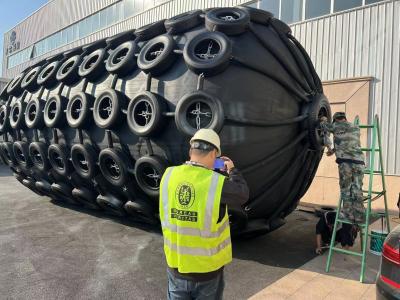 China Customized Length Pneumatic Rubber Fender With Easy Installation And Pin Material for sale