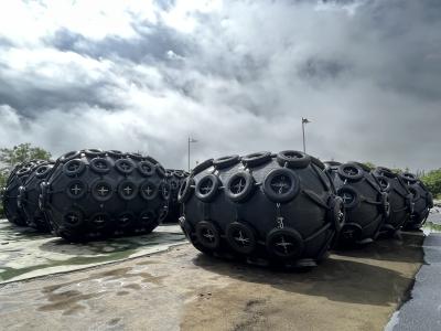 China Fener de caucho neumático flotante de Yokohama para buques y barcos en venta