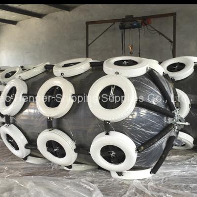 China Yokohama Net-Type Floating Pneumatic Marine Rubber Fenders 50/80kpa Chain Tire Net Ship-to-Ship / Port ISO 17357 All Color for sale
