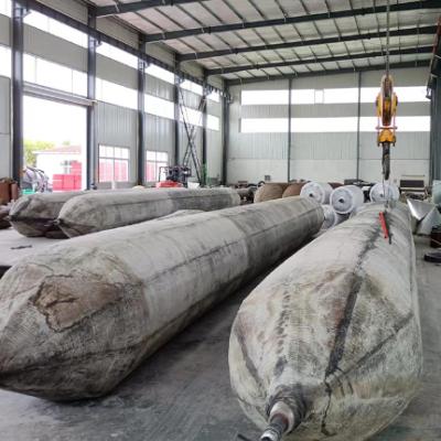 China Ultra Durable Marine Rubber Airbags Flexible Solutions For Vessel Handling Heavy Loads for sale
