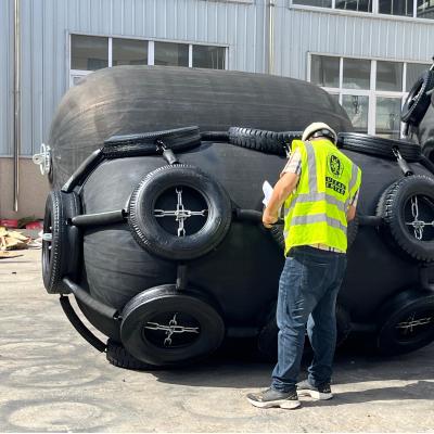China Professional-Grade CCS/BV/LR/DNV Certified Black Pneumatic Rubber Fender for STS/STD Applications for sale