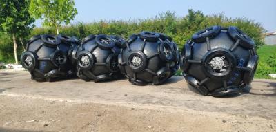 China Tugboat Submarine Type Pneumatic Rubber Fenders Iso 17357 Certificated for sale