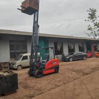 China 125MM Fork Width Electric Pallet Stacker for 3 Tons Capacity and Four-Wheel Drive for sale