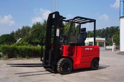 Cina 2000 kg Peso Piattaforma di sollevamento telescopica per carrelli elevatori per tutti i terreni e autocarico in vendita