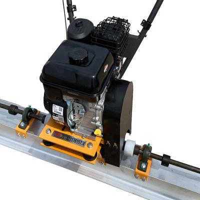 Cina 5-10m/min Gasoline Vibrating Screed Ruler Machine di Huade per pavimenti in cemento liscio in vendita