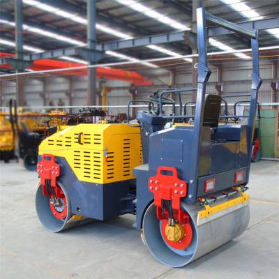 China Duurzame trillende mini-compactor met 19 liter brandstoftankcapaciteit en 800 mm trommeldiameter Te koop