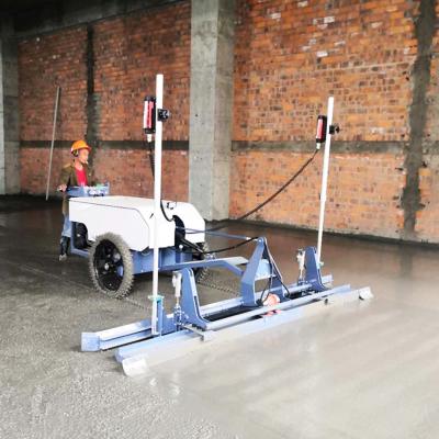 Cina 17L Fuel Volume Laser Transmitter Concrete Paving Leveling Machine con controllo Dennis in vendita