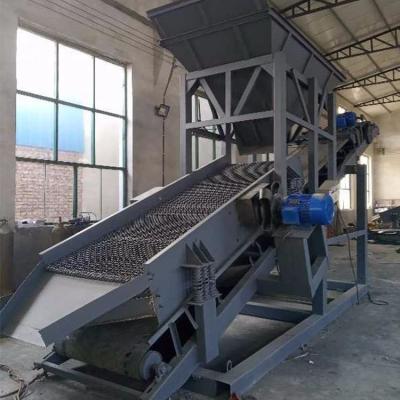 Cina 1800 KG Capacità Tre strati Vibrazione Pietra Screening Machine per lo screening preciso del minerale in vendita