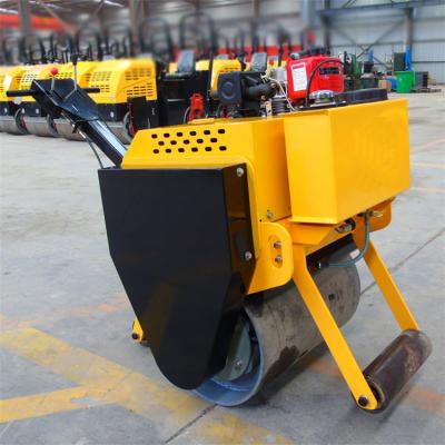 Cina Compattatore a cilindro singolo / doppio diesel con frequenza di vibrazione di 70 Hz in vendita
