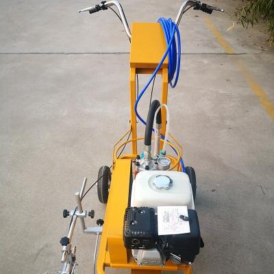 Cina Macchina di marcatura della linea stradale a spruzzo freddo a mano a colori personalizzata con motore a gas in vendita