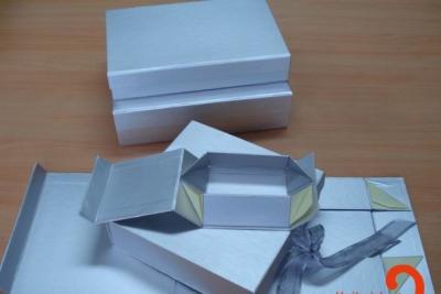China paper folding box for sale