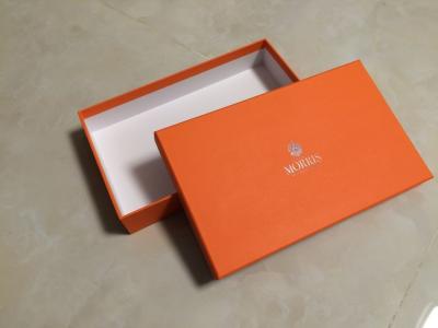China Luxury customized sizes cardboard paper gift packaging box with foil stamped logo for sale