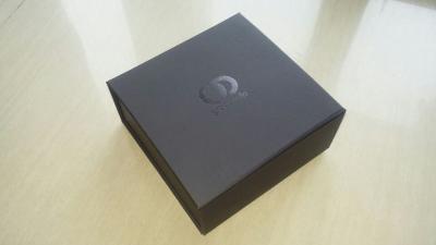 China Luxury design customized rigid paper folding packaging box with spot UV for sale