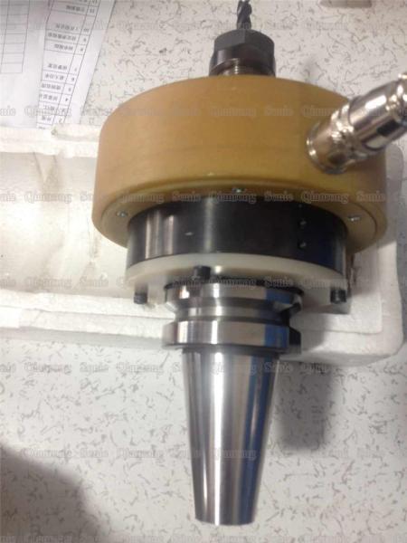 El trabajar a máquina ayudado vibración ultrasónica que muele procesando el reemplazo tradicional