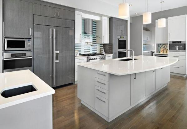 Quality Modern Durable Gloss Kitchen Cabinets with Blum Hardware and Quartz Stone for sale