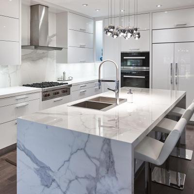 Cina Arredamento cucina in stile moderno europeo con legno massello e finitura bianca lucida in vendita