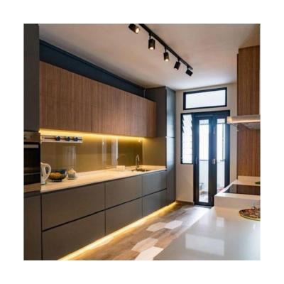 China Armários de cozinha completos de estilo europeu com mesa plana e design moderno à venda