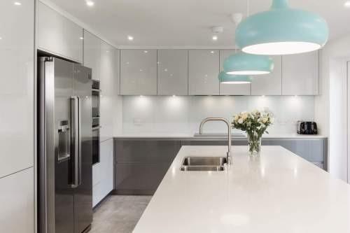 Quality Classic Luxury Modular Kitchen Cabinets Veneer Top and Lacquer Bottom for for sale