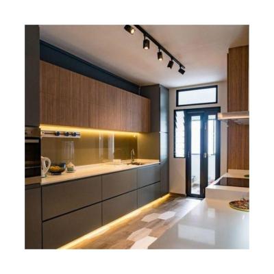 China Armário de cozinha de cartão de melamina estilo moderno para móveis de apartamento de madeira inteligente de luxo à venda