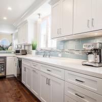 China Custom Shaker Style Complete Modular Kitchen Cabinet with Flat Edge Countertop Highly for sale