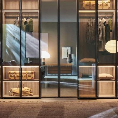 China Modern Design Master Bedroom Wardrobe Closet with Customizable Options and Mail Packing for sale