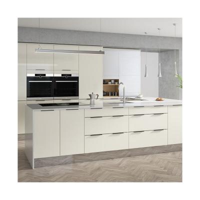 China Moderne keukenmeubilair waterdicht houten keukenkast voor villa/appartement Te koop