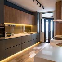 China Designer Solid Wood Melamine LED Sensor Light Cabinet Prefab Modular Kitchen Cabinets for sale