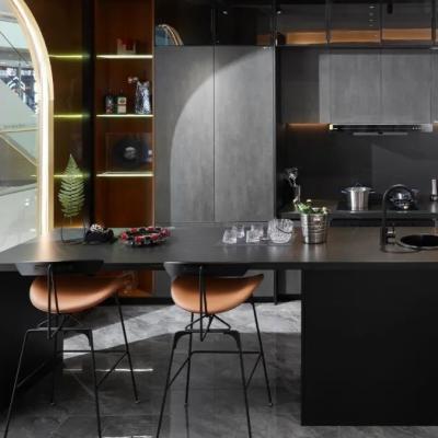 Cina Armadietto da cucina a forma di L impermeabile con design moderno e bancone in quarzo in vendita