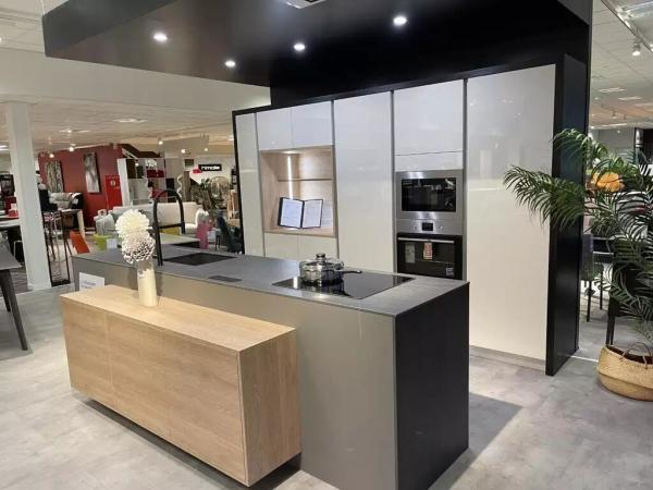 Quality Melamine Board Glossy Black Handles Luxury Modern Kitchen Cabinets for Apartment for sale