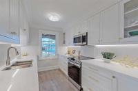 China Custom Design Easy Clean Modular Kitchen Wall Cabinets with Artificial Marble Countertop for sale