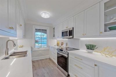 China Custom Design Easy Clean Modular Kitchen Wall Cabinets with Artificial Marble Countertop for sale