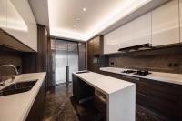 China Quartz Stone Countertop Customized Kitchen Cabinets with Waterproof Fireproof Feature for sale