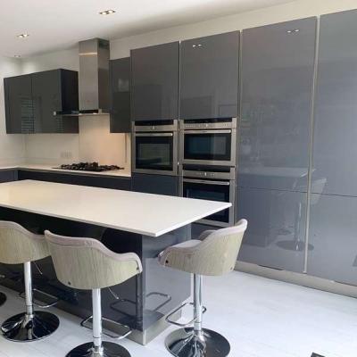 China Moderne Quartz Stone Countertop Italiaanse meubels voor slim vouwbare kleine keukenkasten Te koop