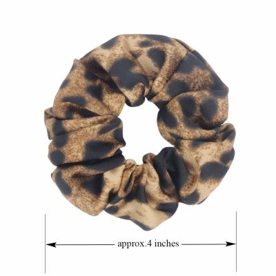 China OEM ODM om Zijde Opgevulde Hoofdband, 3.5cm de Zijde Scrunchies van de Nachtmoerbeiboom Te koop