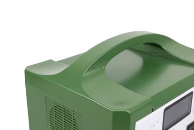 中国 Quick Charge MPPT Solar Cotroller 600W Power Green Plastic Case Solar Generator For Outdoor Backup System 販売のため