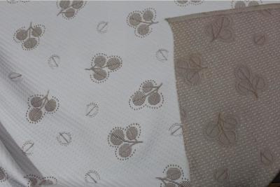 Cina Jacquard tessuto poliestere respirabile 160gsm che tricotta tessuto per la fodera per materassi in vendita