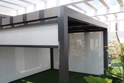 China De openlucht Gemotoriseerde Regelbare Intrekbare Luifel van de Aluminiumpergola met het Pitscherm Te koop