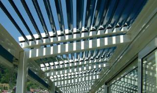 China pérgola de aluminio Louvered de la capa impermeable del polvo de 260m m en venta