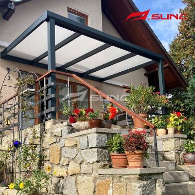 Cina Pergola retrattile a parete o indipendente con ossidazione anodica e finitura a vela in PVC in vendita
