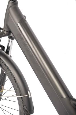 Cina 700C Motor Rear Hub Electric Bike Shimano 7 velocità Velo Electrique Step Through City Ebike in vendita