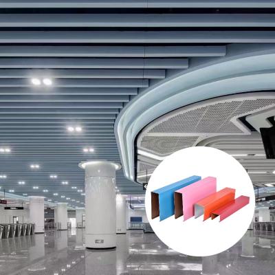 Cina 3D Hanging Aluminum False Ceiling Suspended Strip Aluminum Baffle Ceiling in vendita