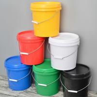 China 5 Gallon Plastic Buckets with Lid and Handle 11.5x15.5 Inch UV Resistant Stackable for sale
