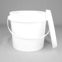 China 2KG Leakproof White Plastic Paint Bucket with Lid 1L-20L Sizes for sale