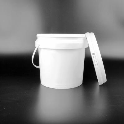 China 2L Food Storage BPA Free Bucket With Lid Durable Pet Food Packing for sale