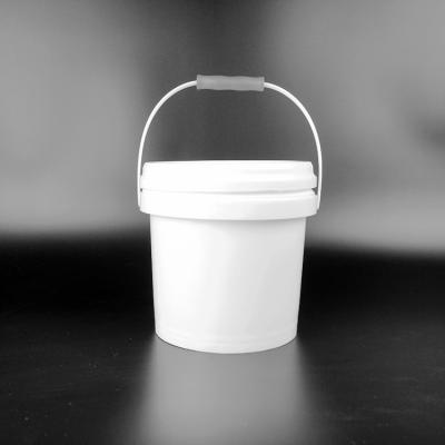China 2L Food Storage BPA Free Bucket With Lid Durable Pet Food Packing for sale