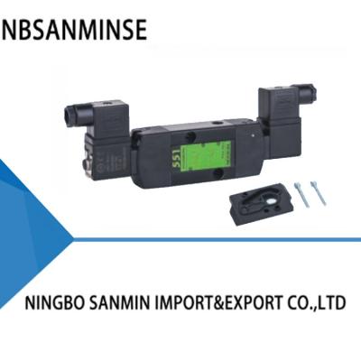 China Schiebehülle Typ Pneumatisches Magnetventil Platz Typ Doppelspule 0,2 - 1,0Mpa IP65 zu verkaufen